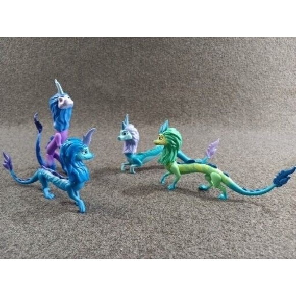 Disney | Toys | Disney Raya And The Last Dragon Vinyl Toy Figures Lot ...